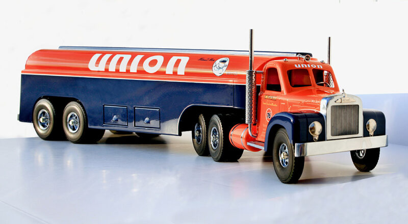 Smith-Miller – Handmade Scale Toy Trucks